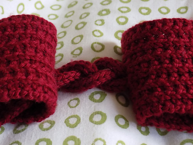 Ravelry: Sweetheart Handcuffs pattern by Alyssa Graybeal