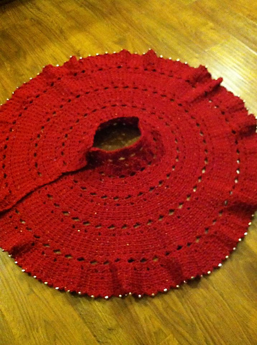 Ravelry: poshlynne's Christmas Tree Skirt