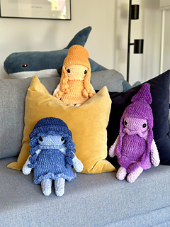Ravelry: The Sea Sisters Trio pattern by Jakub Pilarski