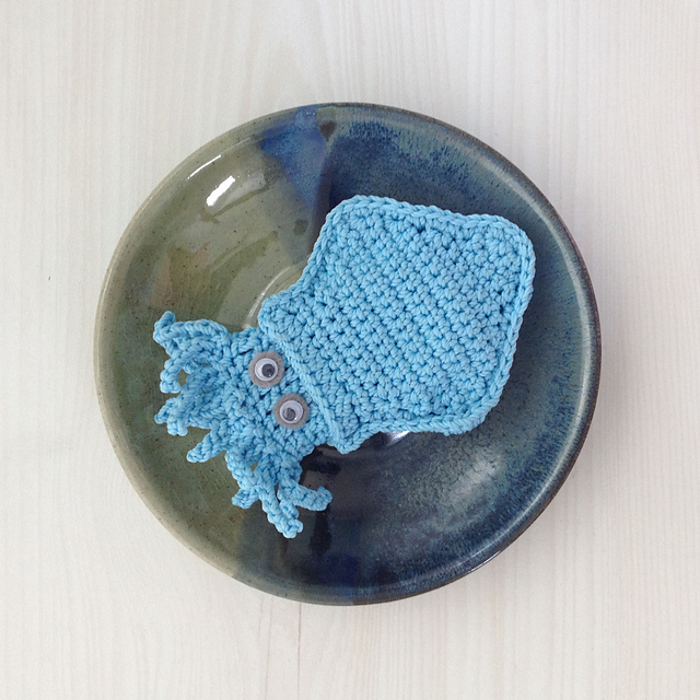 Ravelry: USB pouch squidi pattern by Anya Memouse