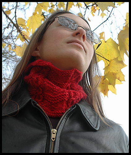 Ravelry: 8 Minute Commute Cowl pattern by Amanda Birdsall