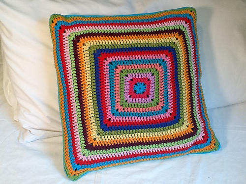Ravelry: no seam granny square pattern by Angela Grabowski