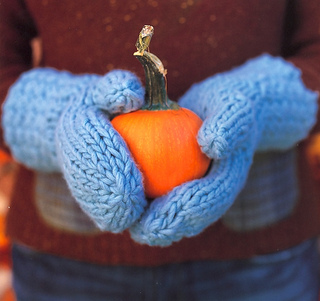 Ravelry: Gauntlet Mittens pattern by Kris Percival