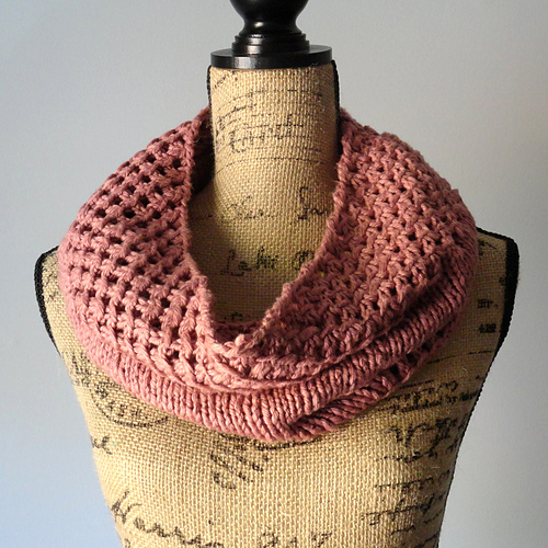 Ravelry: Irish Mesh Cowl pattern by Linda Thach