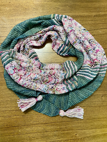 Ravelry: purlingpuente's Spring Lace Scarf Two Color