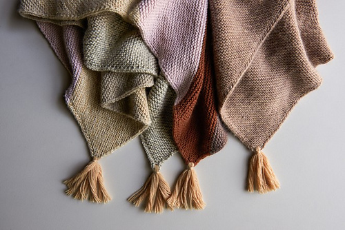 Ravelry: Rectangular Colorblock Bias Blanket pattern by Purl Soho