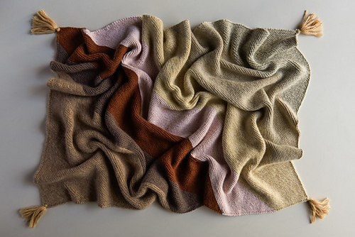 Ravelry: Rectangular Colorblock Bias Blanket pattern by Purl Soho
