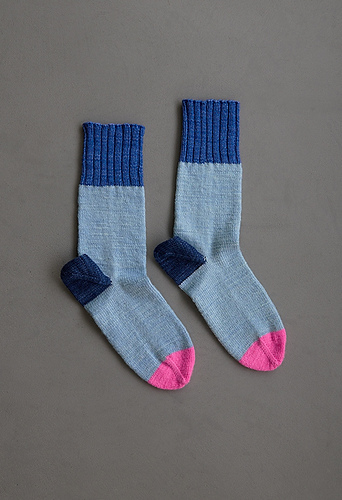 Ravelry: Easy Heel Colorblock Socks pattern by Purl Soho
