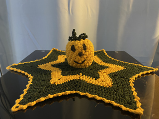 Ravelry: purpleoceangirl's Pineapple Stuffy Lovey Blanket