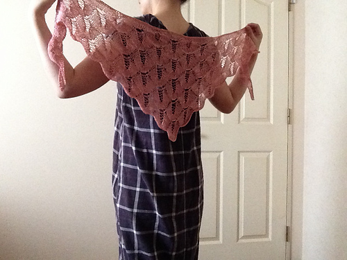 Ravelry: p. 16 Mini Leaf shawl / p. 24 Large Leaf Shawl pattern by michiyo