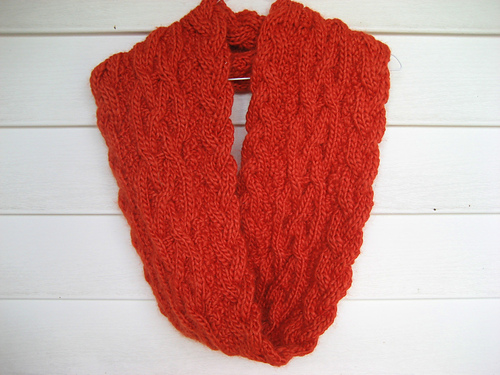 Ravelry: Reversible Mobius Cowl pattern by Charlotte Walford