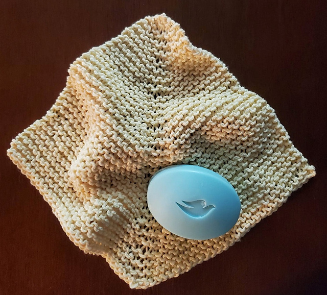 Ravelry: Hole-less (Reverse Miter Cloth) pattern by Kathleen Baer