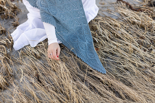 Ravelry: Hourglass pattern by Paulina Popiolek