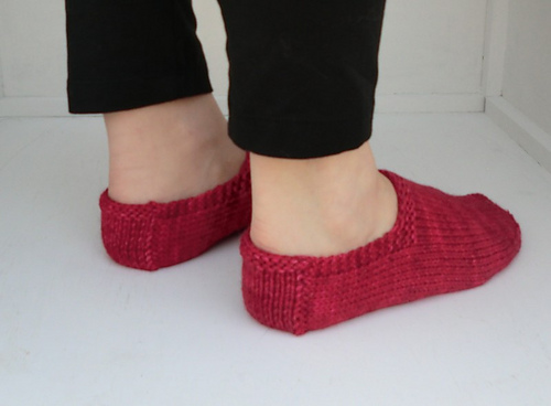 Ravelry: Footies pattern by Quirky Bird Knits
