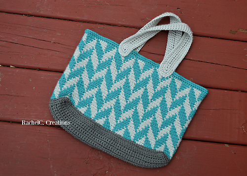 Ravelry: Chelsea Chevron Bag pattern by Divine Debris