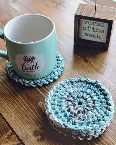 Ravelry: Aspetuck Coaster pattern by Rachel Pyle