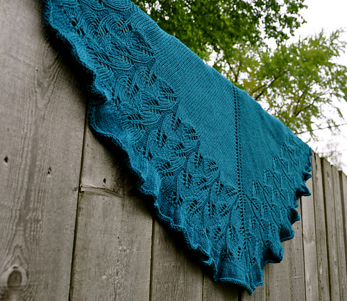 Ravelry: Be.Leaf pattern by Kitman Figueroa