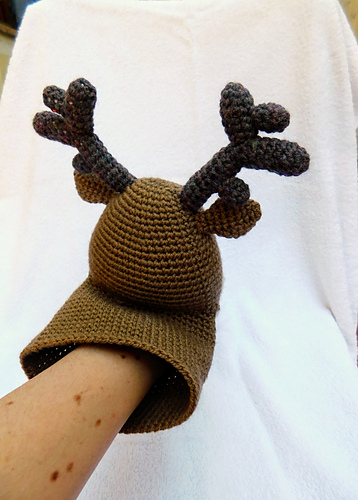 Ravelry: Rudolph, the reindeer, hand puppet pattern by Jorgelina Oddi