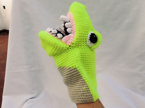 Ravelry: Rexy, the Tyrannosaurus rex, hand puppet pattern by Jorgelina Oddi