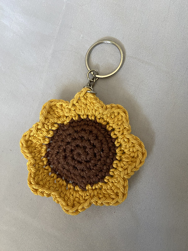 Ravelry: Sunflower Keyring pattern by Rain Vines