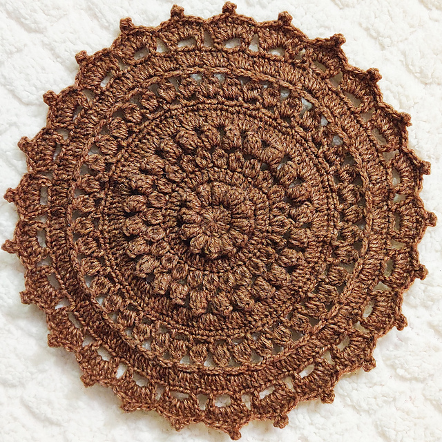 Ravelry: Round Textured Flower Tablemat pattern by Rajeshwari Singh