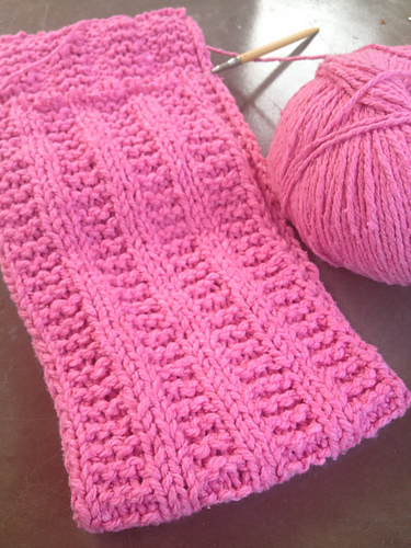 Ravelry: Pretty In Pink Scarf pattern by Ratchadawan Chambers