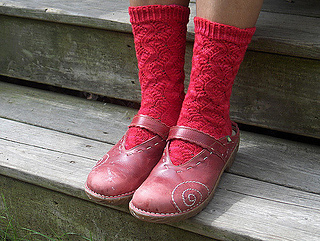 Ravelry: reanbean's hot red socks!