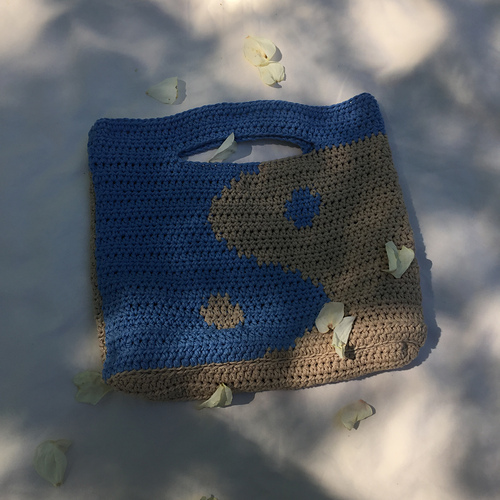 Ravelry: Yin Yang Bag pattern by Ella Hou