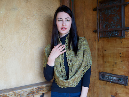 Ravelry: Ivygrown Cowl pattern by Ruth Nguyen
