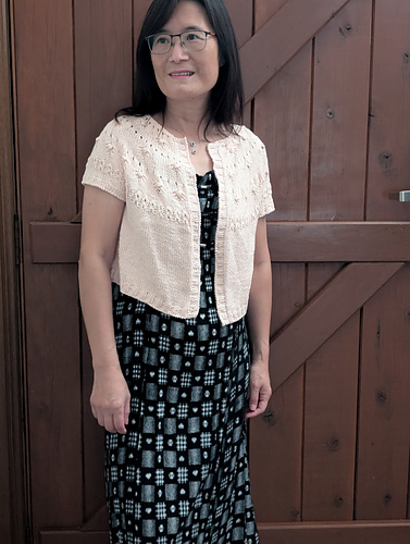 Ravelry: Rosebud Top pattern by Jie