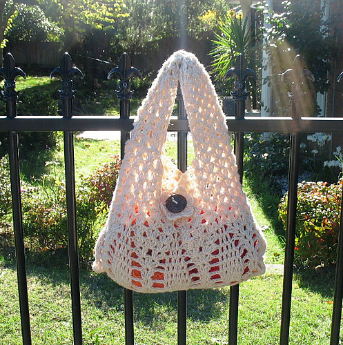 Ravelry: Creamy Pine Tree Handbag pattern by Jie