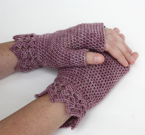 Ravelry: Pretty Wrist Warmers pattern by Patons