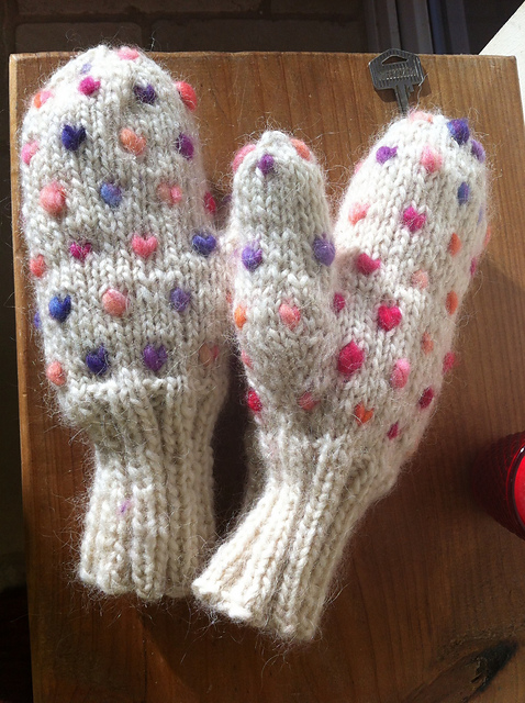 Ravelry: reeslinda's Thrummed mitts 1