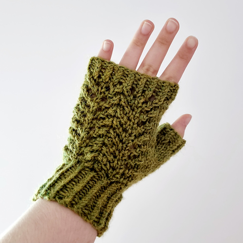 Ravelry: Raleigh Mitts pattern by Rebecca Shepler