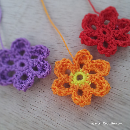 Ravelry: Cute Crochet Flowers pattern by Rhea Papellero