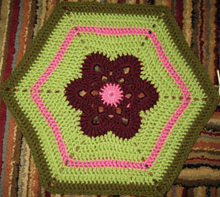 Ravelry: Hexadaisy pattern by Becca Bomgardner