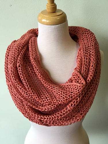 Ravelry: Double Wrap Cowl pattern by Laura Zukaite
