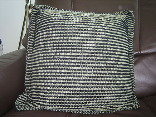 Ravelry: Diagonal Cross Pillow pattern by Vivian Høxbro