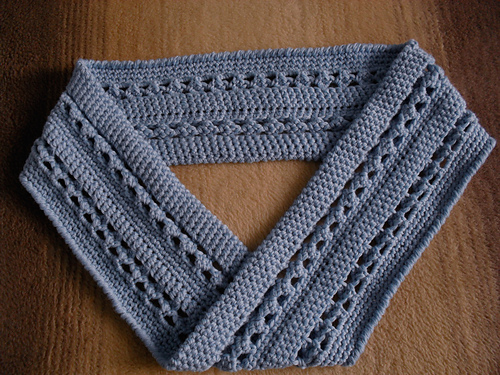 Ravelry: Moebius Hat and Scarf Set pattern by Helen Free