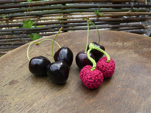 Ravelry: Cherries pattern by Julia Kelly