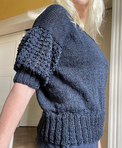 Ravelry: Vreeni Blouse pattern by rosa p.