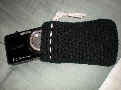 Ravelry: Camera Case pattern by Stefanie Rojas