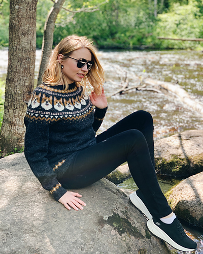 Ravelry: Corgi Sweater | Christmas Winter Design pattern by Rose Marinne