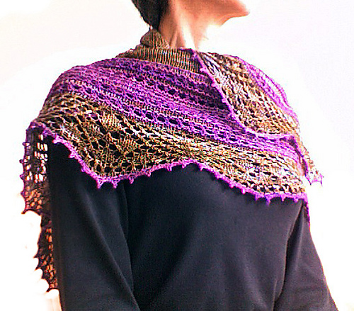 Ravelry: Suki pattern by Miriam Pike