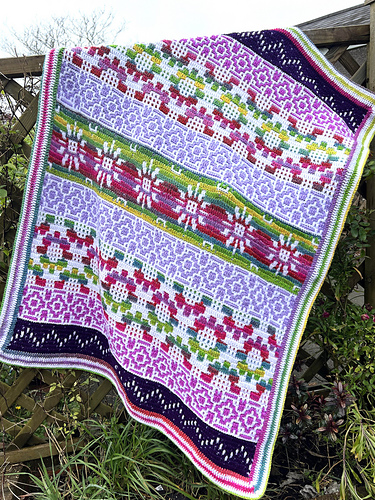 Ravelry: Sunny Flowers Mosaic pattern by Rosina Plane