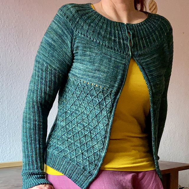 Ravelry: Shapeshifter Cardigan pattern by Astrid Müller