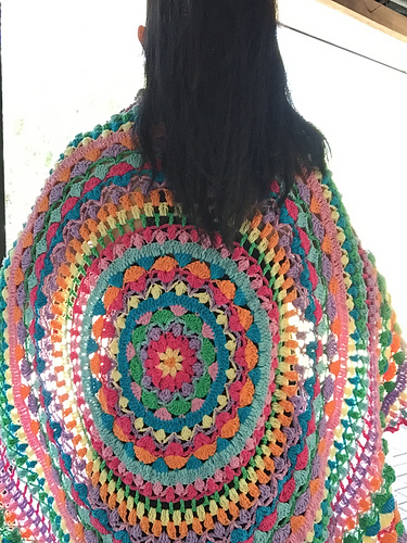 Ravelry: Mandala Shawl pattern by Elisabeth Davis de Herraiz