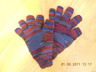 Ravelry: itsSOfluffy's Joseph's Homeless Gloves