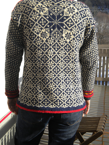 Ravelry: Cardigan with Stars (page 152) pattern by Solveig Hisdal