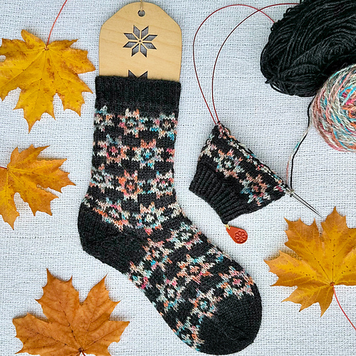Ravelry: Under the Quilt socks pattern by Stone Knits